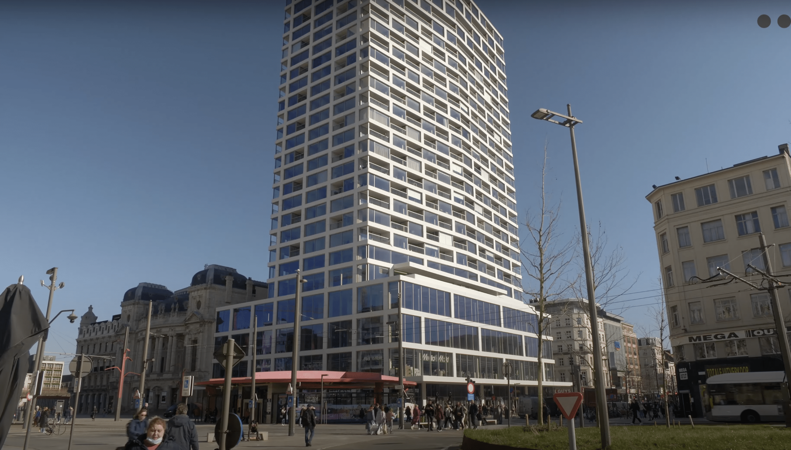Topdesign en -service in Antwerp Tower met de Bringme Box